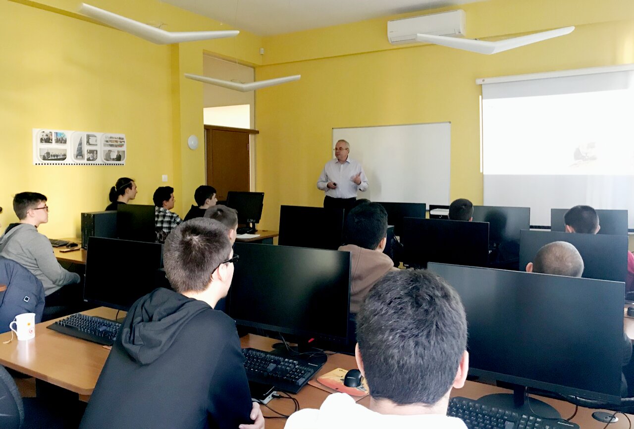 Гимназисти гостуваха на ТехноЛогика по националната програма "Обучение ...